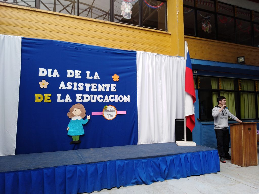 Dia del Asistente de la Educacion - Escuela Pedro de Valdivia
